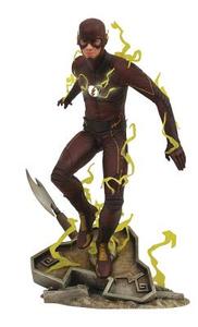 Marvel Flash Pvc Figure - - Diamond Book Distributors - Libro in lingua ...